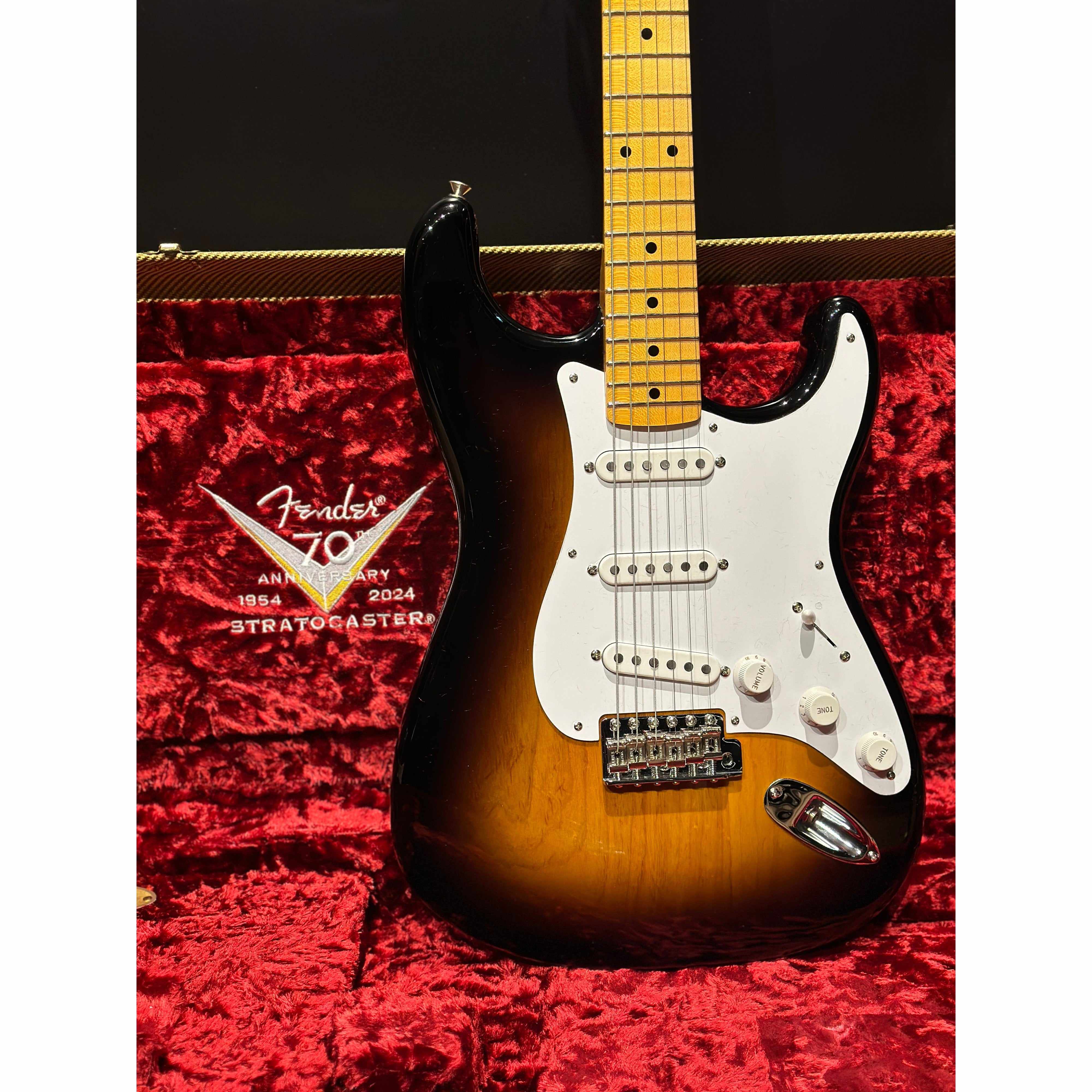Fender Ltd Edition 70th Anniversary 1954 Stratocaster Custom - Logans ...