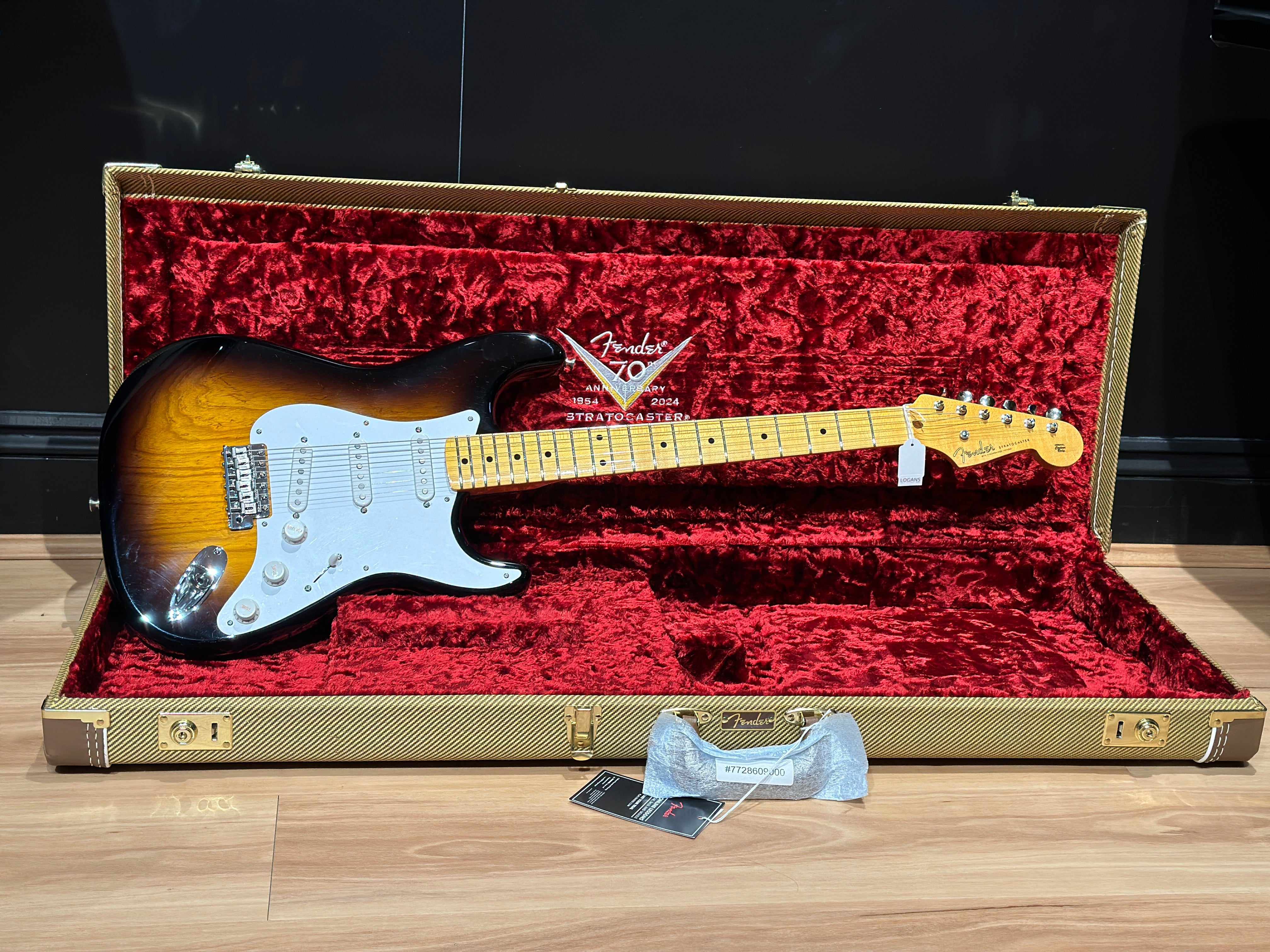 Fender Ltd Edition 70th Anniversary 1954 Stratocaster Custom - Logans ...